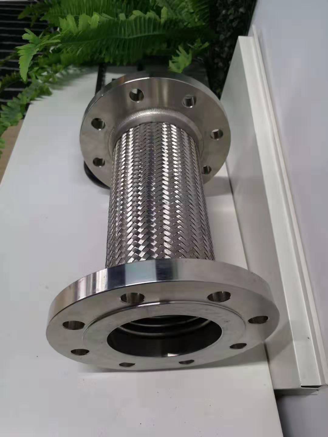 The Advantage of Stainless Steel Flexible Joint of EH-600M